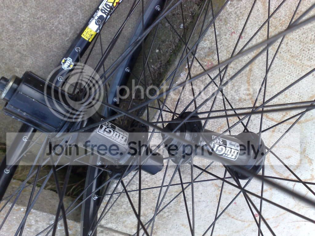 hugi wheels and rock shox and tyres | Retrobike
