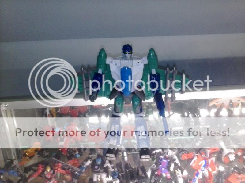 Minor/Repaint: - classics Dreadwing | TFW2005 - The 2005 Boards