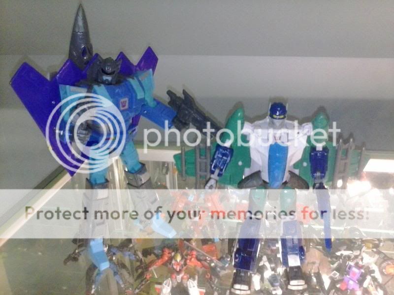 Minor/Repaint: - classics Dreadwing | TFW2005 - The 2005 Boards